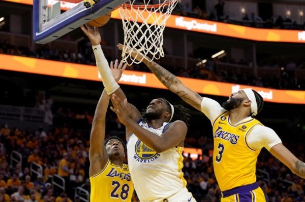 「勇」戰傷出上輪椅 AD打到G6？ - Now Sports